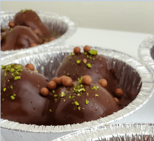 Profiterole available fresh weekends – TurkishMart